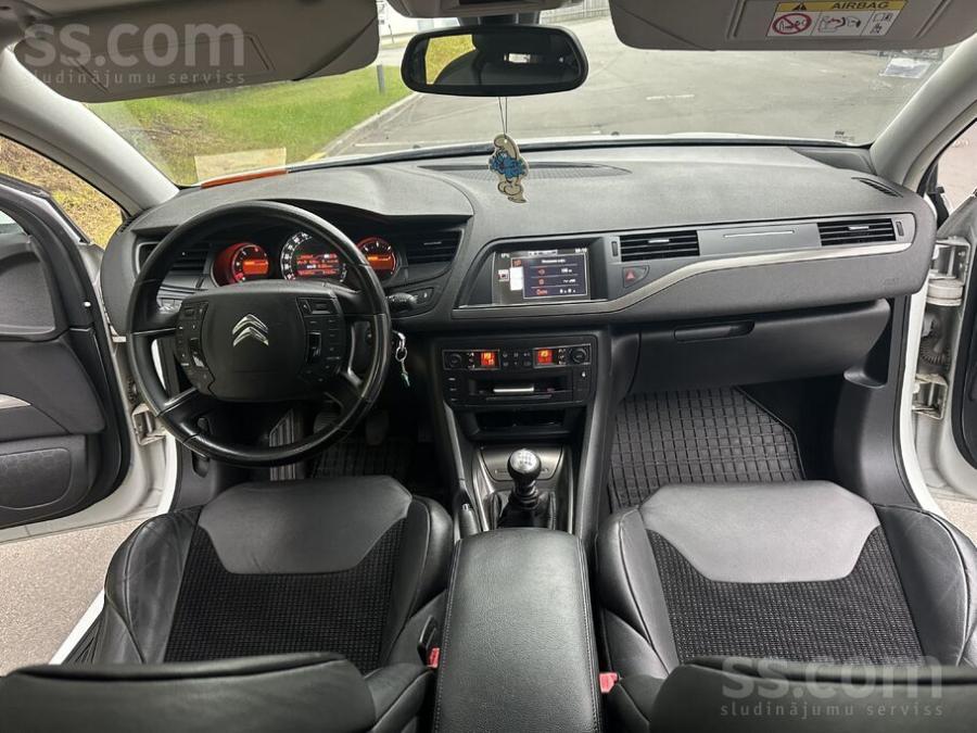 Balts Citroen C5 2016 Rīga, ar dzinēja tilpumu 2.00 L un nobraukumu 193 tūkst. km par 5500 €, foto 20 vietnē AUTOMOTO.COM.LV