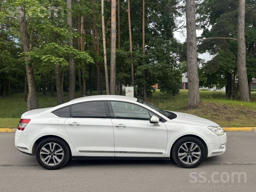 Balts Citroen C5 2016 Rīga, ar dzinēja tilpumu 2.00 L un nobraukumu 193 tūkst. km par 5500 €, foto 26 vietnē AUTOMOTO.COM.LV