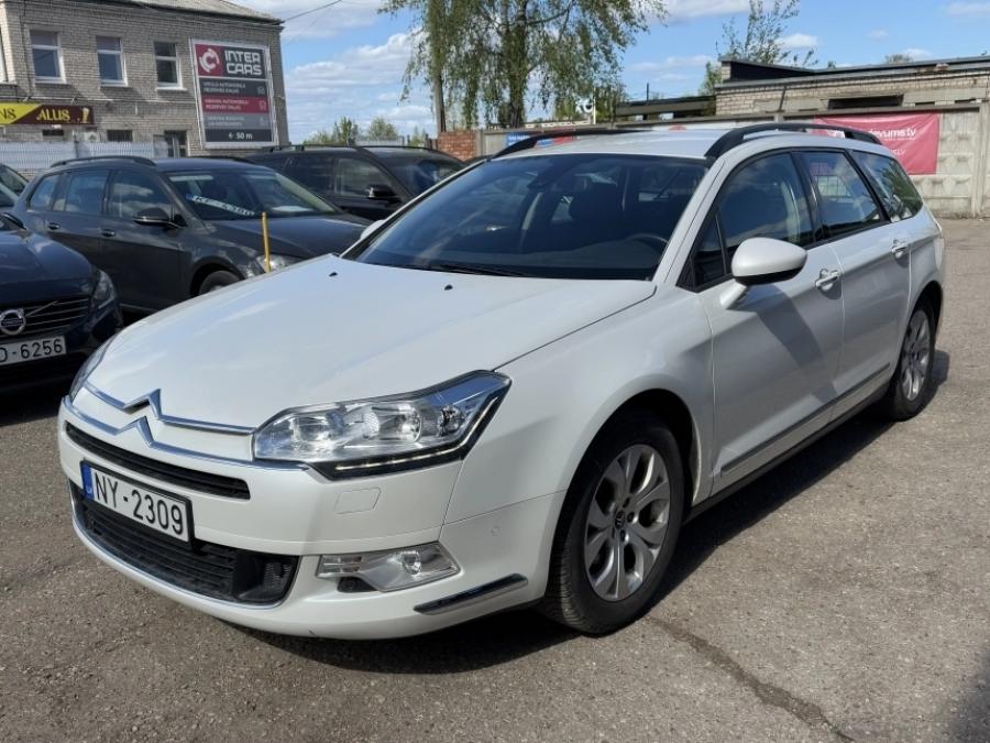 White Citroen C5 2005 in Riga, with an engine capacity of 1.60 L and mileage of 200 thousand km for 3690 €, photo 11 on AUTOMOTO.COM.LV