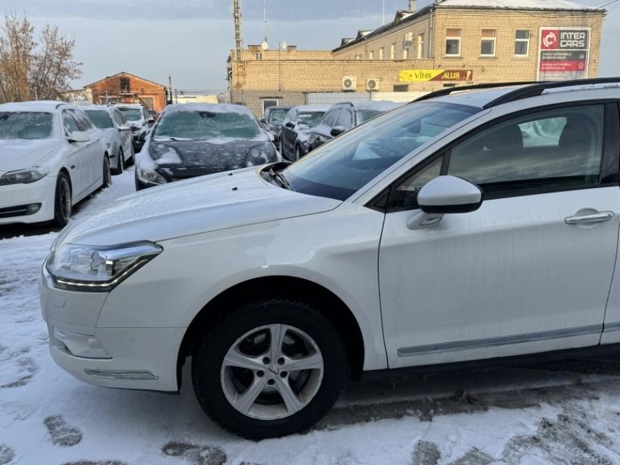 White Citroen C5 2005 in Riga, with an engine capacity of 1.60 L and mileage of 200 thousand km for 3690 €, photo 15 on AUTOMOTO.COM.LV