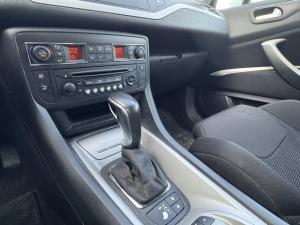 White Citroen C5 2005 in Riga, with an engine capacity of 1.60 L and mileage of 200 thousand km for 3690 €, photo 25 on AUTOMOTO.COM.LV