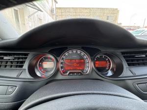 White Citroen C5 2005 in Riga, with an engine capacity of 1.60 L and mileage of 200 thousand km for 3690 €, photo 28 on AUTOMOTO.COM.LV