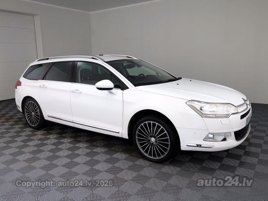 White Citroen C5 2008 in Tallinn, with an engine capacity of 2.00 L and mileage of 397 thousand km for 1499 €, photo 1 on AUTOMOTO.COM.LV