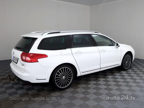 Белый Ситроен С5 2008 в Таллин, объемом двигателя 2.00 л и пробегом 397 тыс. км за 1499 €, фото 3 на AUTOMOTO.COM.LV