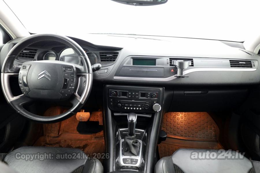 White Citroen C5 2008 in Tallinn, with an engine capacity of 2.00 L and mileage of 397 thousand km for 1499 €, photo 6 on AUTOMOTO.COM.LV
