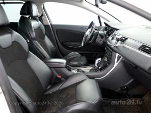 White Citroen C5 2008 in Tallinn, with an engine capacity of 2.00 L and mileage of 397 thousand km for 1499 €, photo 7 on AUTOMOTO.COM.LV