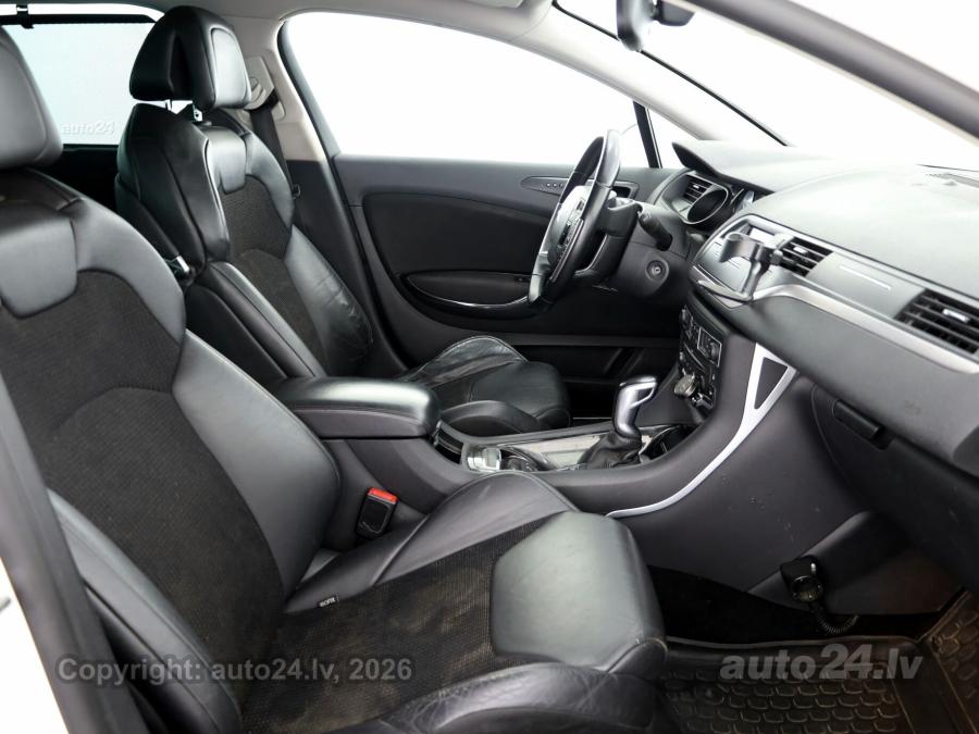 White Citroen C5 2008 in Tallinn, with an engine capacity of 2.00 L and mileage of 397 thousand km for 1499 €, photo 7 on AUTOMOTO.COM.LV