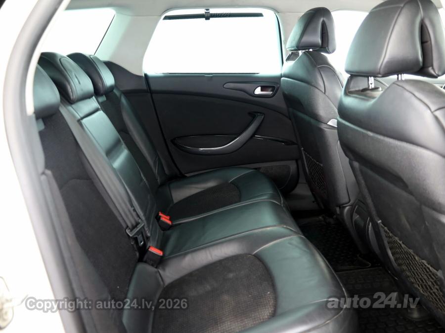 White Citroen C5 2008 in Tallinn, with an engine capacity of 2.00 L and mileage of 397 thousand km for 1499 €, photo 8 on AUTOMOTO.COM.LV