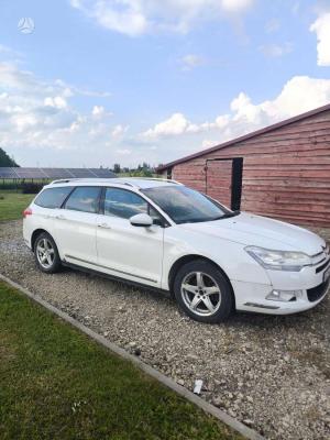 White Citroen C5 2008 in Pakruojis, with an engine capacity of 2.18 L and mileage of 450 thousand km for 700 €, photo  on AUTOMOTO.COM.LV