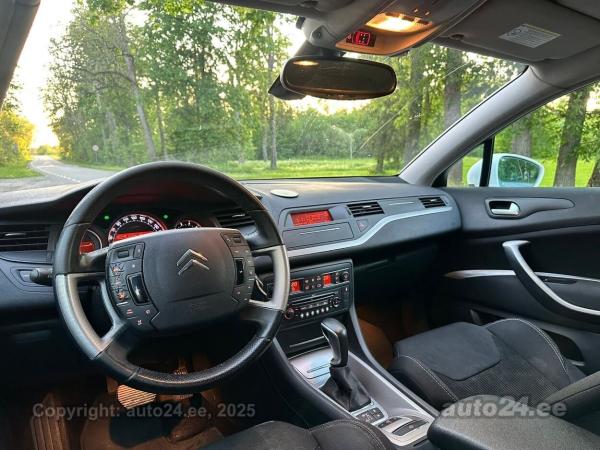 Белый Ситроен С5 2009 в Таллин, объемом двигателя 2.00 л и пробегом 226 тыс. км за 3999 €, фото 11 на AUTOMOTO.COM.LV