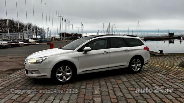 White Citroen C5 2009 in Tallinn, with an engine capacity of 2.00 L and mileage of 349 thousand km for 3999 €, photo 2 on AUTOMOTO.COM.LV