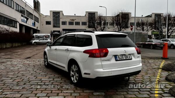 White Citroen C5 2009 in Tallinn, with an engine capacity of 2.00 L and mileage of 349 thousand km for 3999 €, photo 4 on AUTOMOTO.COM.LV