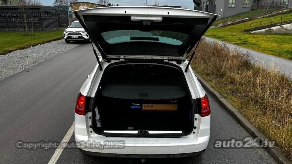 White Citroen C5 2009 in Tallinn, with an engine capacity of 2.00 L and mileage of 349 thousand km for 3999 €, photo 5 on AUTOMOTO.COM.LV