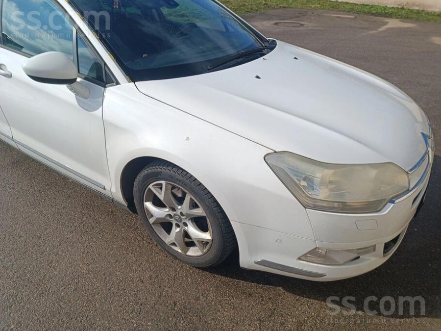 White Citroen C5 2009 in Riga, with an engine capacity of 2.00 L and mileage of 340 thousand km for 1550 €, photo 5 on AUTOMOTO.COM.LV