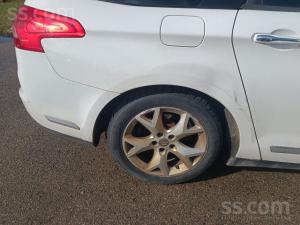 White Citroen C5 2009 in Riga, with an engine capacity of 2.00 L and mileage of 340 thousand km for 1550 €, photo 11 on AUTOMOTO.COM.LV