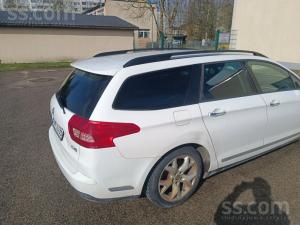 White Citroen C5 2009 in Riga, with an engine capacity of 2.00 L and mileage of 340 thousand km for 1550 €, photo 7 on AUTOMOTO.COM.LV
