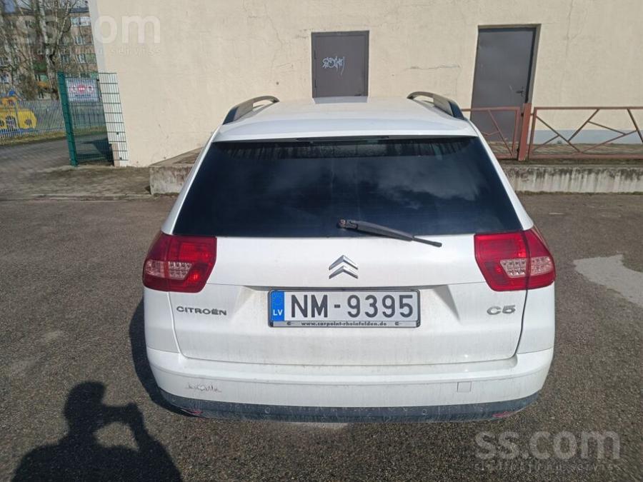 White Citroen C5 2009 in Riga, with an engine capacity of 2.00 L and mileage of 340 thousand km for 1550 €, photo 9 on AUTOMOTO.COM.LV