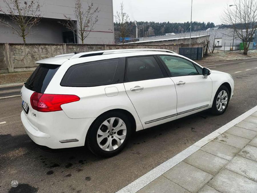 Balts Citroen C5 2010 Molėtai, ar dzinēja tilpumu 2.00 L un nobraukumu 274 tūkst. km par 2850 €, foto 3 vietnē AUTOMOTO.COM.LV