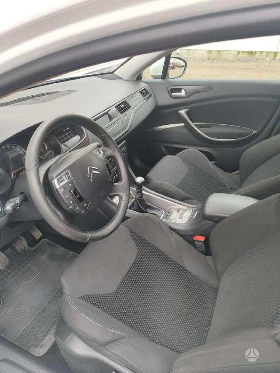 Balts Citroen C5 2010 Molėtai, ar dzinēja tilpumu 2.00 L un nobraukumu 274 tūkst. km par 2850 €, foto 5 vietnē AUTOMOTO.COM.LV