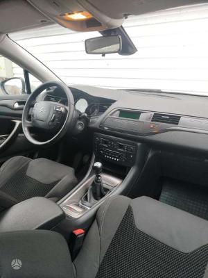 Balts Citroen C5 2010 Molėtai, ar dzinēja tilpumu 2.00 L un nobraukumu 274 tūkst. km par 2850 €, foto 9 vietnē AUTOMOTO.COM.LV