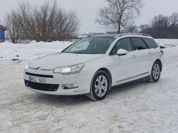 White Citroen C5 2010 in Klaipeda, with an engine capacity of 2.00 L and mileage of 334 thousand km for 3500 €, photo 1 on AUTOMOTO.COM.LV