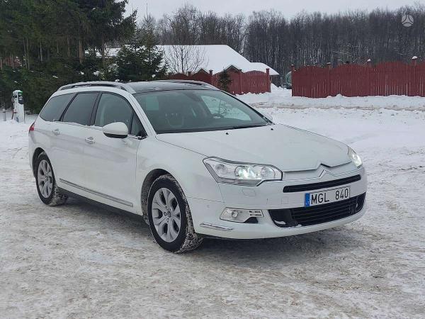 White Citroen C5 2010 in Klaipeda, with an engine capacity of 2.00 L and mileage of 334 thousand km for 3500 €, photo 2 on AUTOMOTO.COM.LV