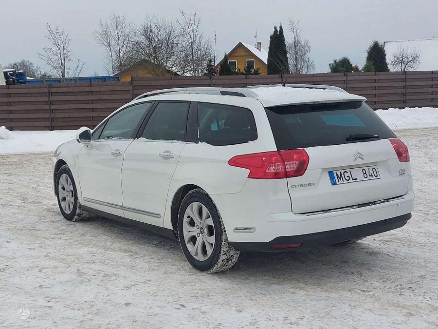Balts Citroen C5 2010 Klaipėda, ar dzinēja tilpumu 2.00 L un nobraukumu 334 tūkst. km par 3500 €, foto 3 vietnē AUTOMOTO.COM.LV