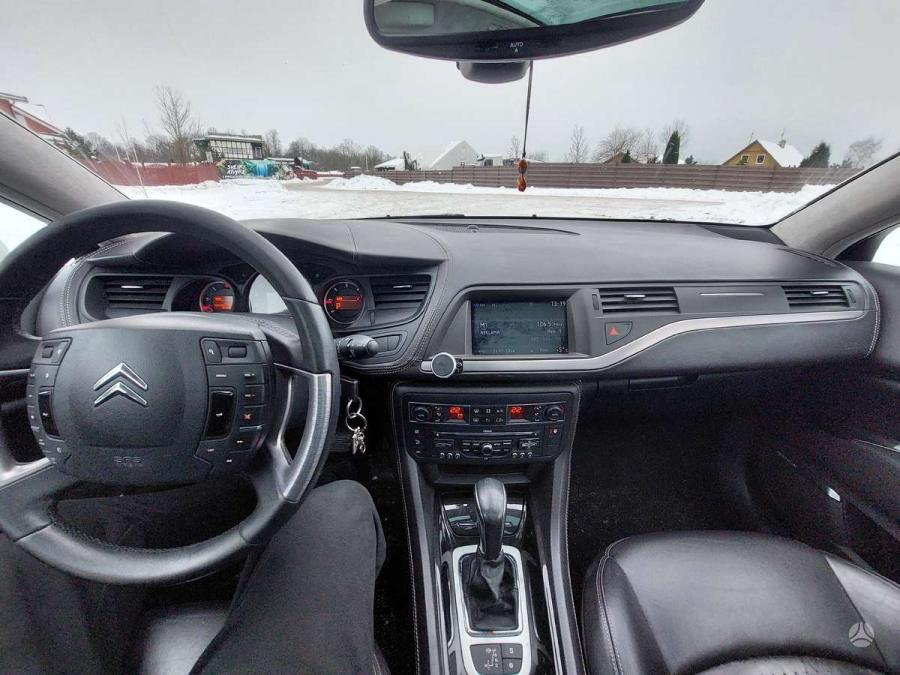 Balts Citroen C5 2010 Klaipėda, ar dzinēja tilpumu 2.00 L un nobraukumu 334 tūkst. km par 3500 €, foto 7 vietnē AUTOMOTO.COM.LV