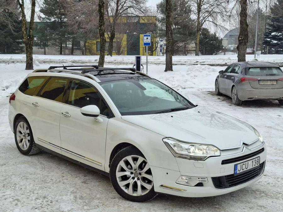 Balts Citroen C5 2010 Šilutė, ar dzinēja tilpumu 2.00 L un nobraukumu 260 tūkst. km par 2500 €, foto 1 vietnē AUTOMOTO.COM.LV