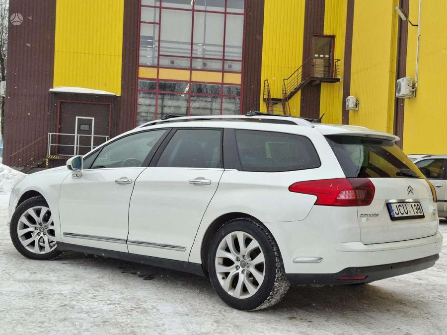 Balts Citroen C5 2010 Šilutė, ar dzinēja tilpumu 2.00 L un nobraukumu 260 tūkst. km par 2500 €, foto 6 vietnē AUTOMOTO.COM.LV