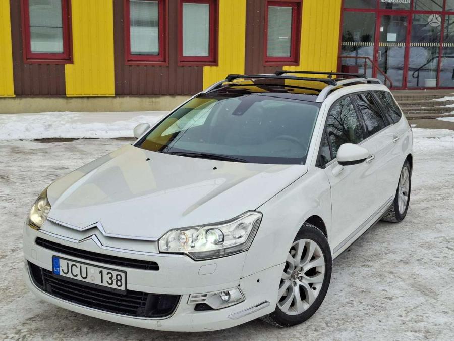 Balts Citroen C5 2010 Šilutė, ar dzinēja tilpumu 2.00 L un nobraukumu 260 tūkst. km par 2500 €, foto 10 vietnē AUTOMOTO.COM.LV