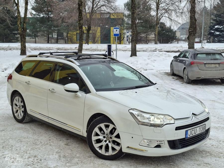 White Citroen C5 2010 in Silute, with an engine capacity of 2.00 L and mileage of 260 thousand km for 2300 €, photo 1 on AUTOMOTO.COM.LV