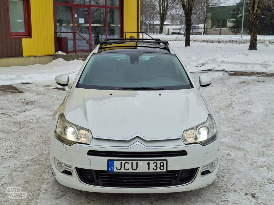 White Citroen C5 2010 in Silute, with an engine capacity of 2.00 L and mileage of 260 thousand km for 2300 €, photo 3 on AUTOMOTO.COM.LV