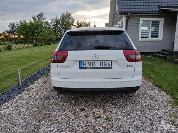 White Citroen C5 2011 in Alytus, with an engine capacity of 1.60 L and mileage of 331 thousand km for 2500 €, photo 4 on AUTOMOTO.COM.LV