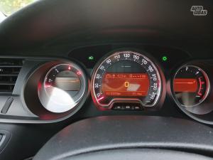 Balts Citroen C5 2011 Alīta, ar dzinēja tilpumu 1.60 L un nobraukumu 331 tūkst. km par 2500 €, foto 12 vietnē AUTOMOTO.COM.LV
