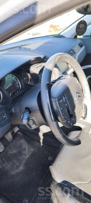 Balts Citroen C5 2011 Jūrmala, ar dzinēja tilpumu 1.60 L un nobraukumu 208 tūkst. km par 4000 €, foto 12 vietnē AUTOMOTO.COM.LV