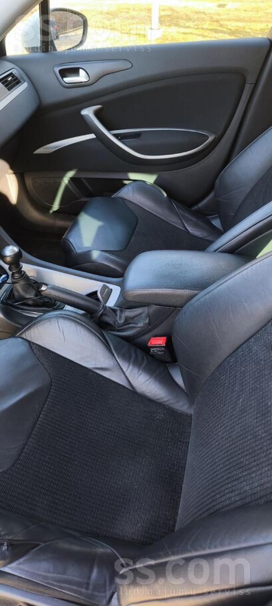 Balts Citroen C5 2011 Jūrmala, ar dzinēja tilpumu 1.60 L un nobraukumu 208 tūkst. km par 4000 €, foto 13 vietnē AUTOMOTO.COM.LV