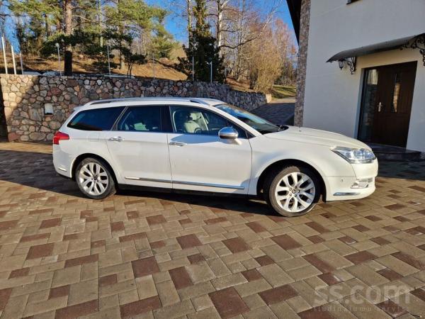 White Citroen C5 2011 in Madona, with an engine capacity of 1.60 L and mileage of 187 thousand km for 3350 €, photo 5 on AUTOMOTO.COM.LV