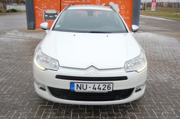 White Citroen C5 2011 in Jekabpils, with an engine capacity of 2.00 L and mileage of 250 thousand km for 4990 €, photo 4 on AUTOMOTO.COM.LV