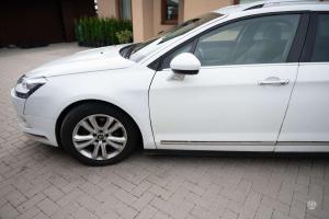Balts Citroen C5 2011 Panevēža, ar dzinēja tilpumu 2.00 L un nobraukumu 306 tūkst. km par 2299 €, foto 7 vietnē AUTOMOTO.COM.LV