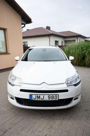 Balts Citroen C5 2011 Panevēža, ar dzinēja tilpumu 2.00 L un nobraukumu 306 tūkst. km par 2299 €, foto 8 vietnē AUTOMOTO.COM.LV