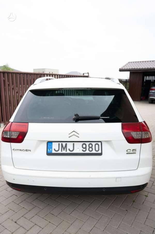 Balts Citroen C5 2011 Panevēža, ar dzinēja tilpumu 2.00 L un nobraukumu 306 tūkst. km par 2299 €, foto 10 vietnē AUTOMOTO.COM.LV