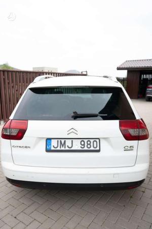 Balts Citroen C5 2011 Panevēža, ar dzinēja tilpumu 2.00 L un nobraukumu 306 tūkst. km par 2299 €, foto 10 vietnē AUTOMOTO.COM.LV