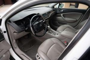 Balts Citroen C5 2011 Panevēža, ar dzinēja tilpumu 2.00 L un nobraukumu 306 tūkst. km par 2299 €, foto 12 vietnē AUTOMOTO.COM.LV