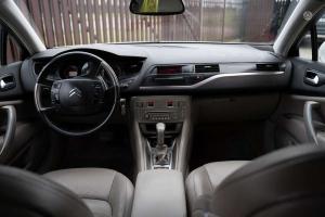 Balts Citroen C5 2011 Panevēža, ar dzinēja tilpumu 2.00 L un nobraukumu 306 tūkst. km par 2299 €, foto 17 vietnē AUTOMOTO.COM.LV