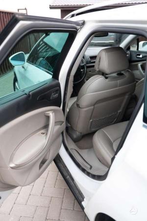 Balts Citroen C5 2011 Panevēža, ar dzinēja tilpumu 2.00 L un nobraukumu 306 tūkst. km par 2299 €, foto 18 vietnē AUTOMOTO.COM.LV