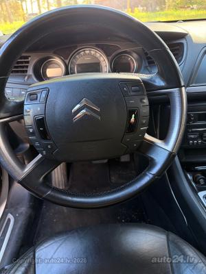 White Citroen C5 2011 in Tallinn, with an engine capacity of 2.00 L and mileage of 338 thousand km for 1660 €, photo 4 on AUTOMOTO.COM.LV