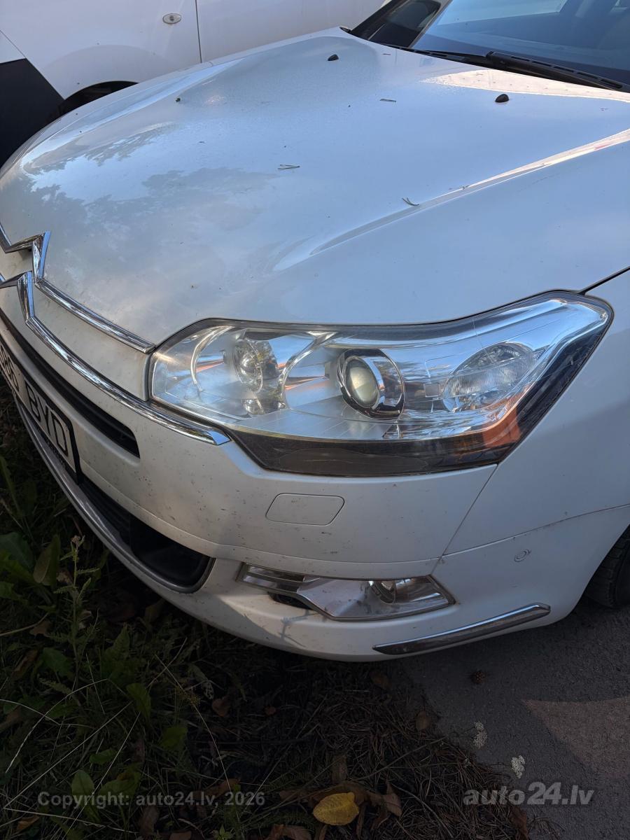 White Citroen C5 2011 in Tallinn, with an engine capacity of 2.00 L and mileage of 338 thousand km for 1660 €, photo 8 on AUTOMOTO.COM.LV