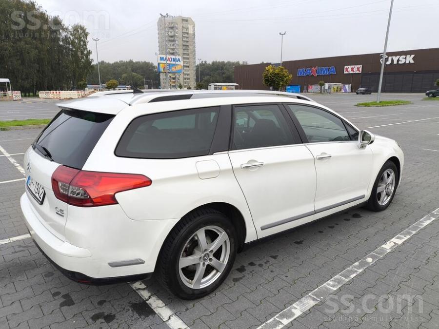 White Citroen C5 2012 in Riga, with an engine capacity of 2.00 L and mileage of 258 thousand km for 3000 €, photo 6 on AUTOMOTO.COM.LV