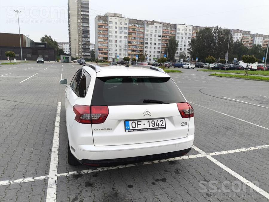 White Citroen C5 2012 in Riga, with an engine capacity of 2.00 L and mileage of 258 thousand km for 3000 €, photo 8 on AUTOMOTO.COM.LV